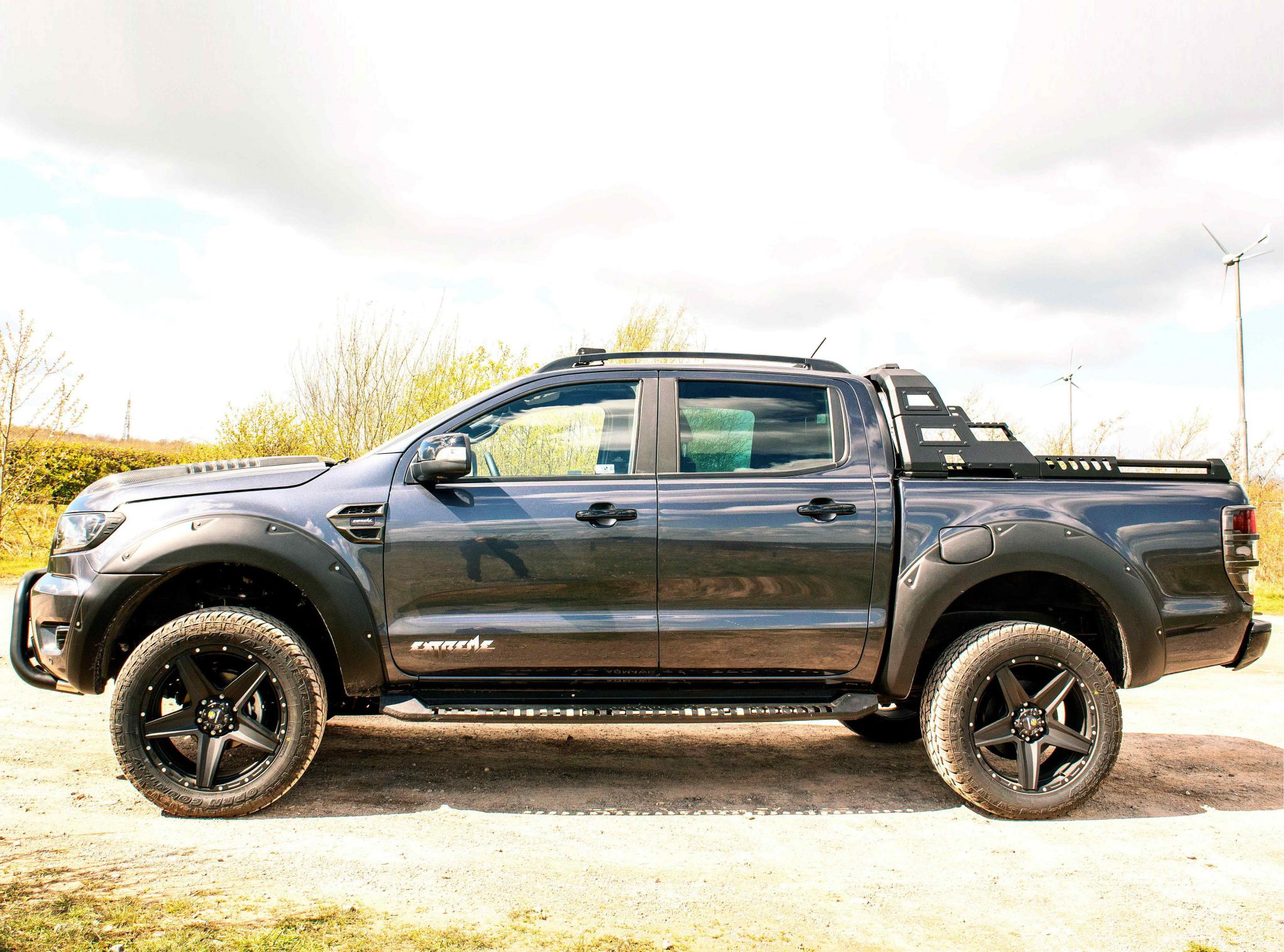 Modified Ford Ranger Extreme - Van World