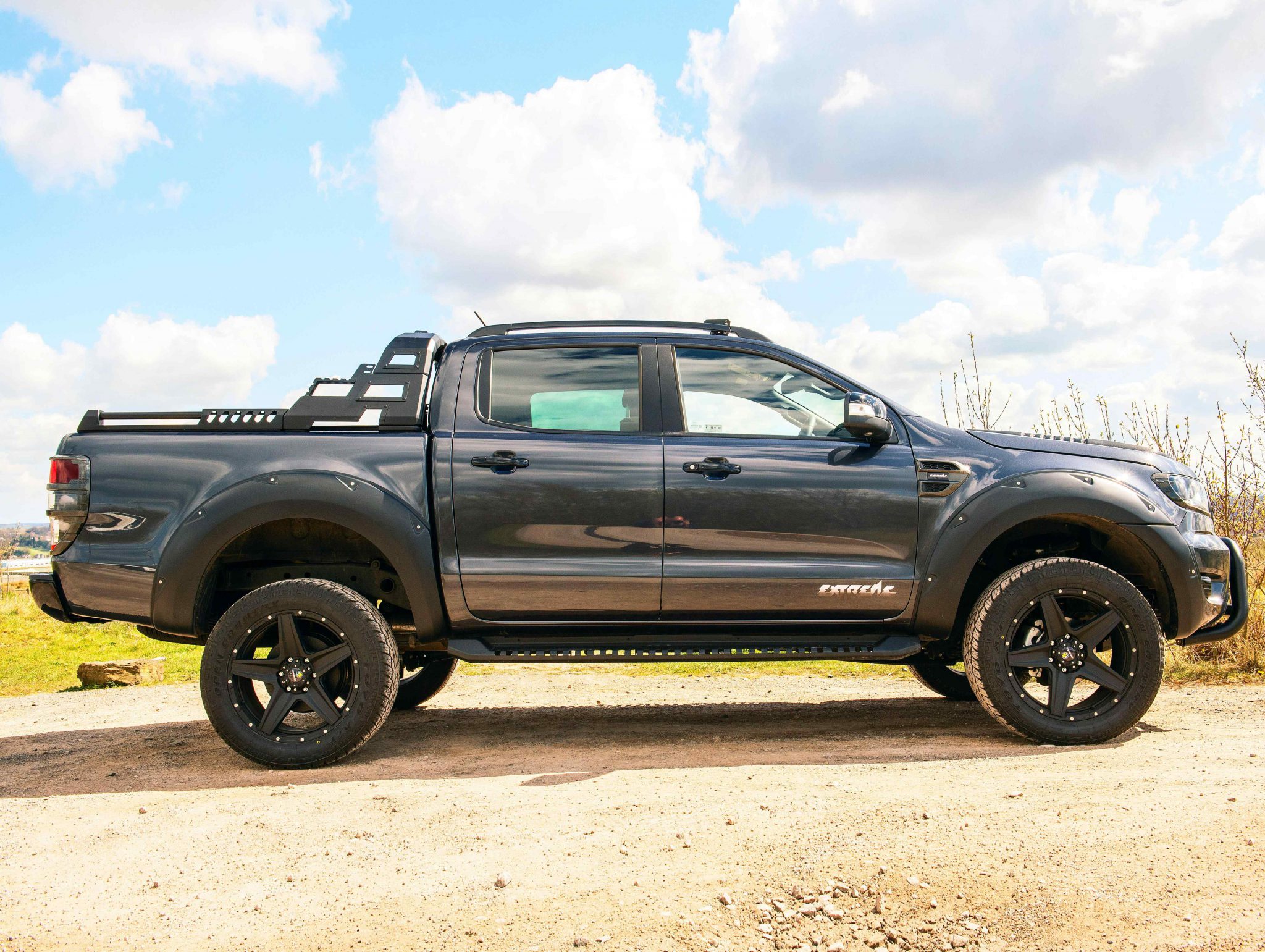 Modified Ford Ranger Extreme - Van World