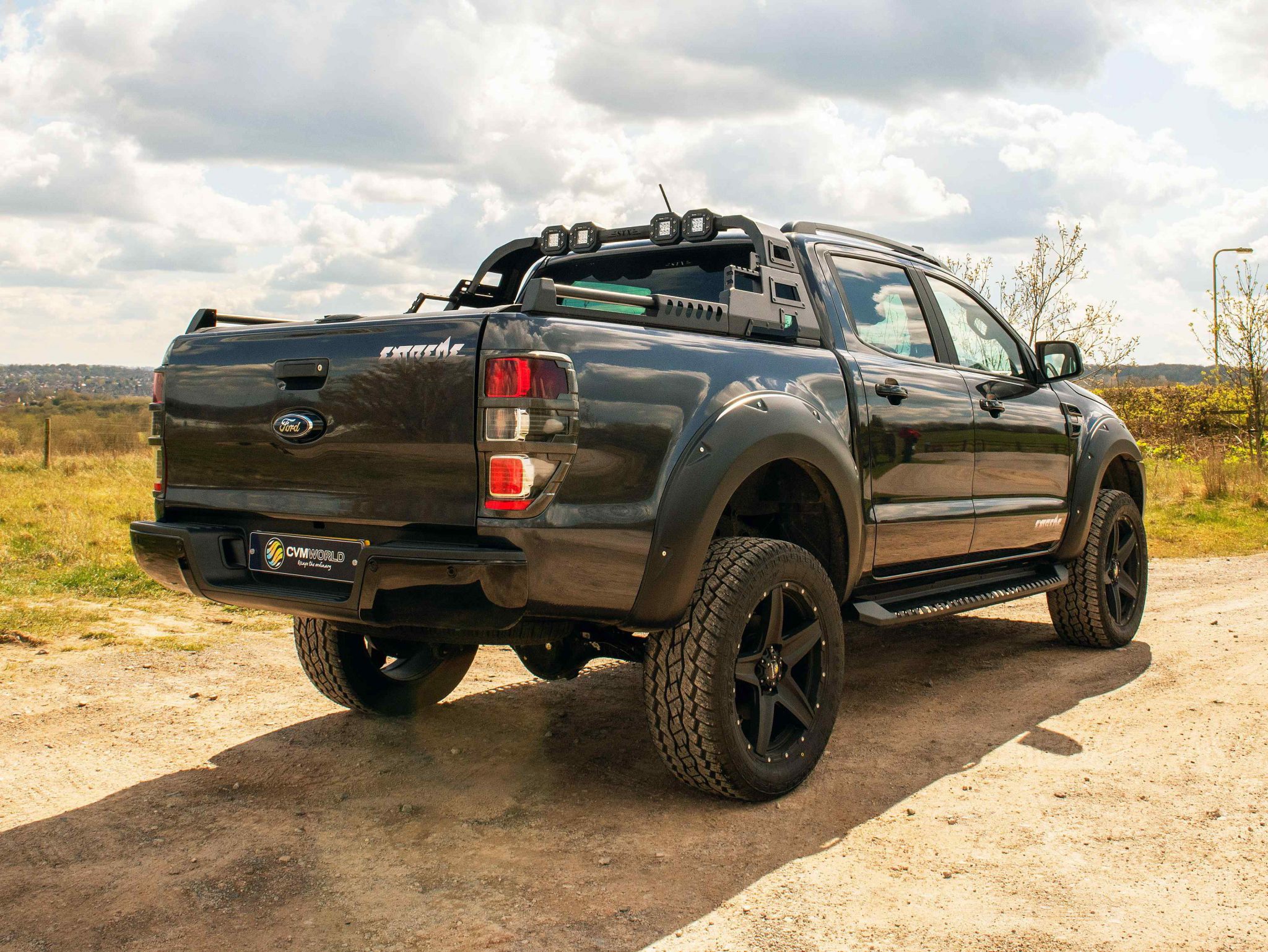 Modified Ford Ranger Extreme - Van World