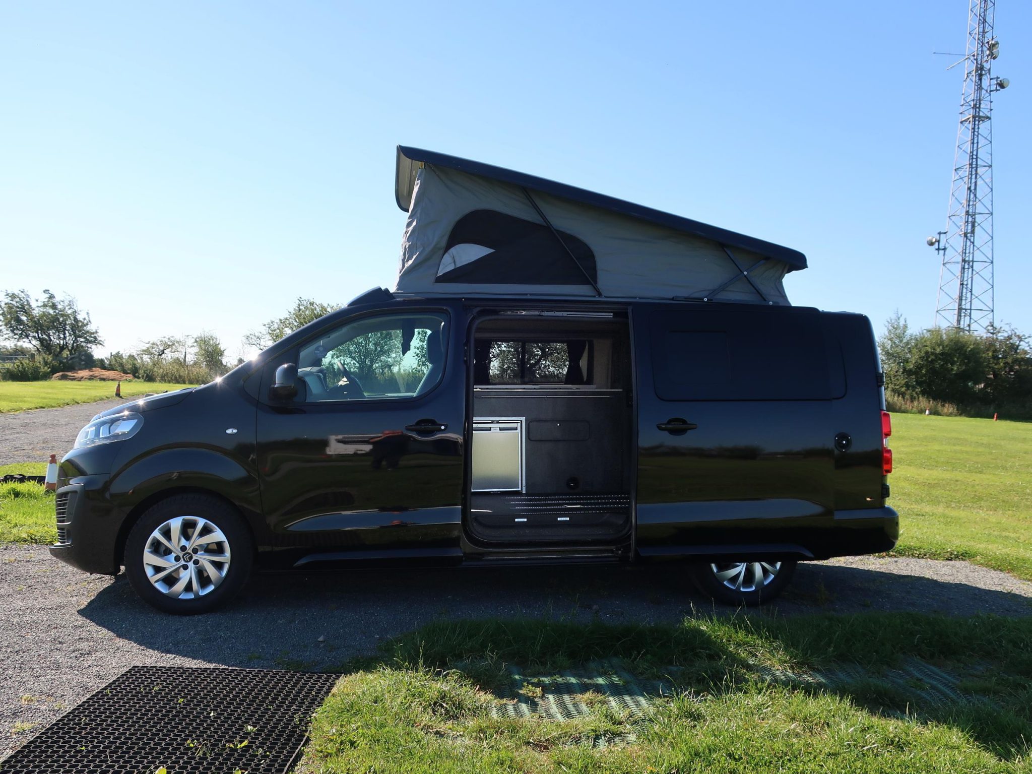 Citroen Dispatch XL 4 Berth Travelling Campervan - Van World