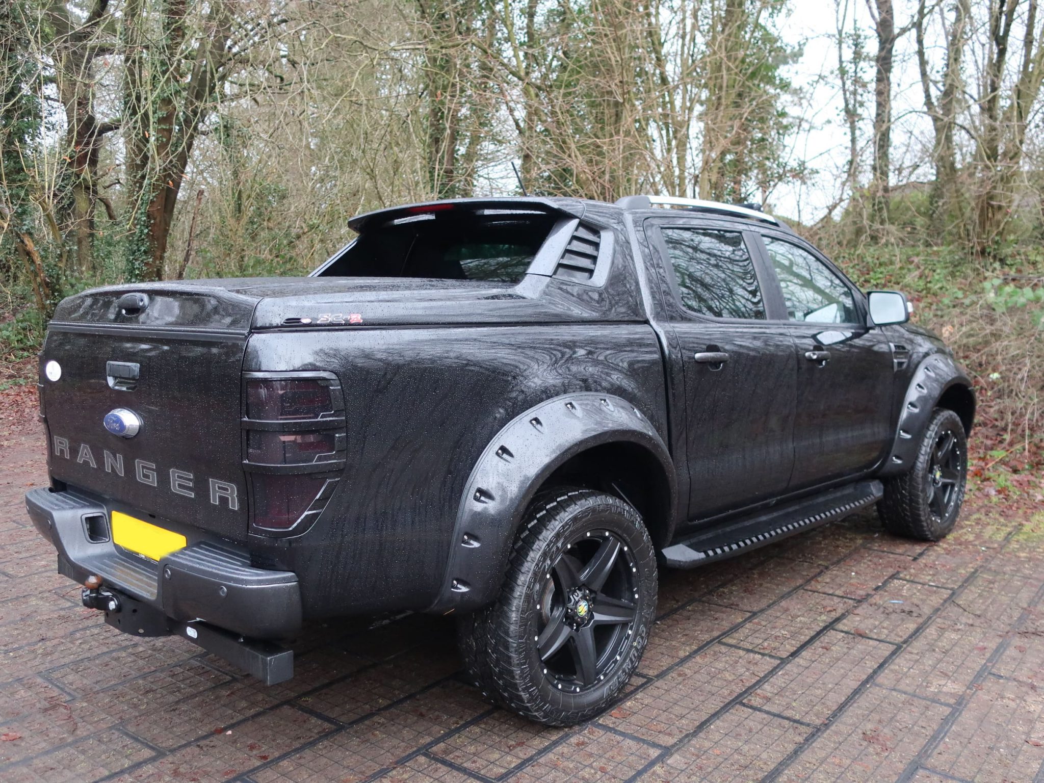 Ford Ranger Wildtrak Extreme with Lift Kit and Alpha SCZ Sports Tonneau ...