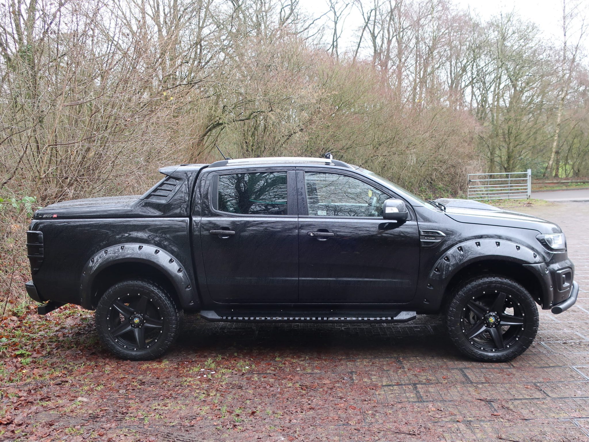 Ford Ranger Wildtrak Extreme with Lift Kit and Alpha SCZ Sports Tonneau ...